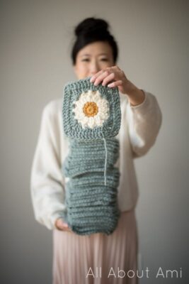 Cozy Days Daisy Blanket - All About Ami